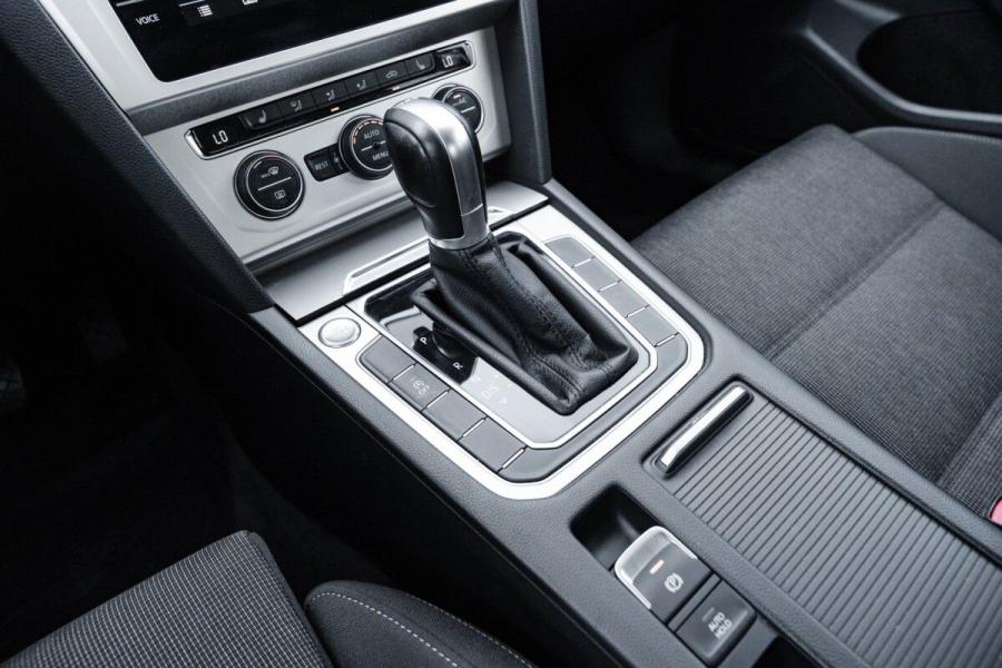 Volkswagen Passat 2019 in Riga, with an engine capacity of 1.50 L and mileage of 163 thousand km for 12850 €, photo 12 on AUTOMOTO.COM.LV
