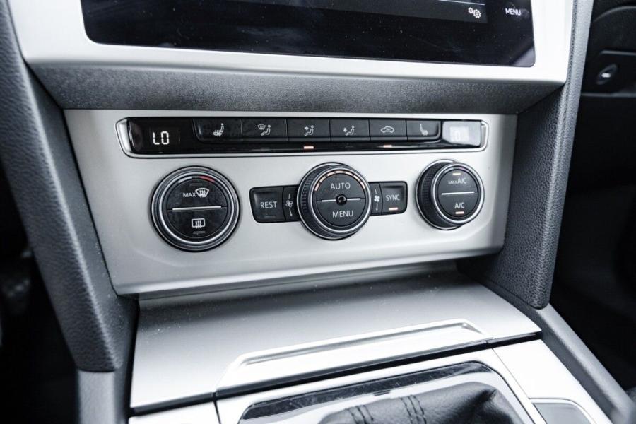 Volkswagen Passat 2019 in Riga, with an engine capacity of 1.50 L and mileage of 163 thousand km for 12850 €, photo 13 on AUTOMOTO.COM.LV