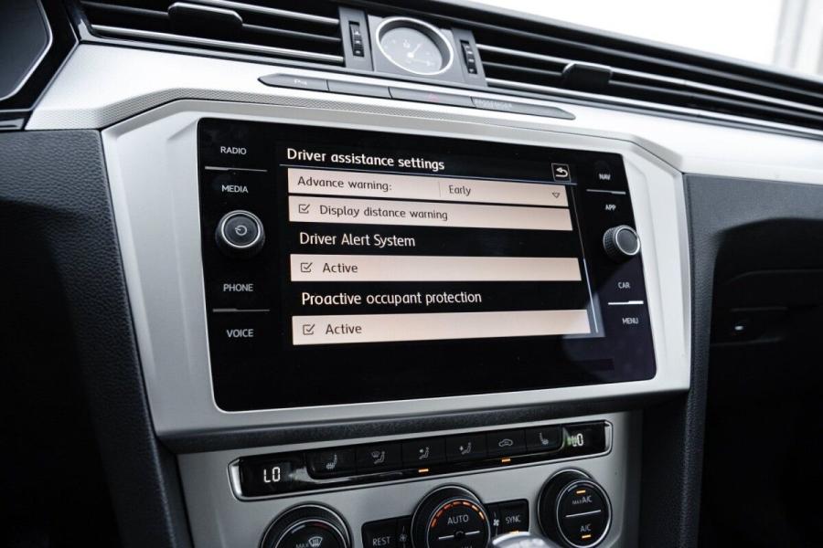 Volkswagen Passat 2019 in Riga, with an engine capacity of 1.50 L and mileage of 163 thousand km for 12850 €, photo 18 on AUTOMOTO.COM.LV