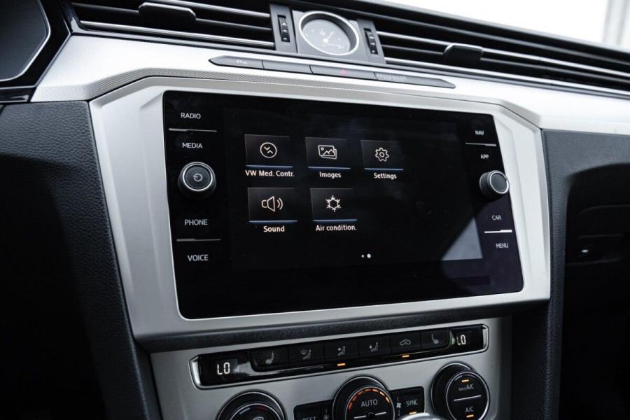 Volkswagen Passat 2019 in Riga, with an engine capacity of 1.50 L and mileage of 163 thousand km for 12850 €, photo 19 on AUTOMOTO.COM.LV