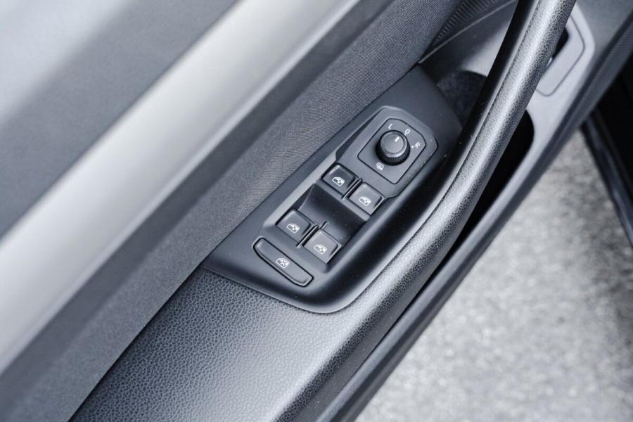 Volkswagen Passat 2019 in Riga, with an engine capacity of 1.50 L and mileage of 163 thousand km for 12850 €, photo 21 on AUTOMOTO.COM.LV