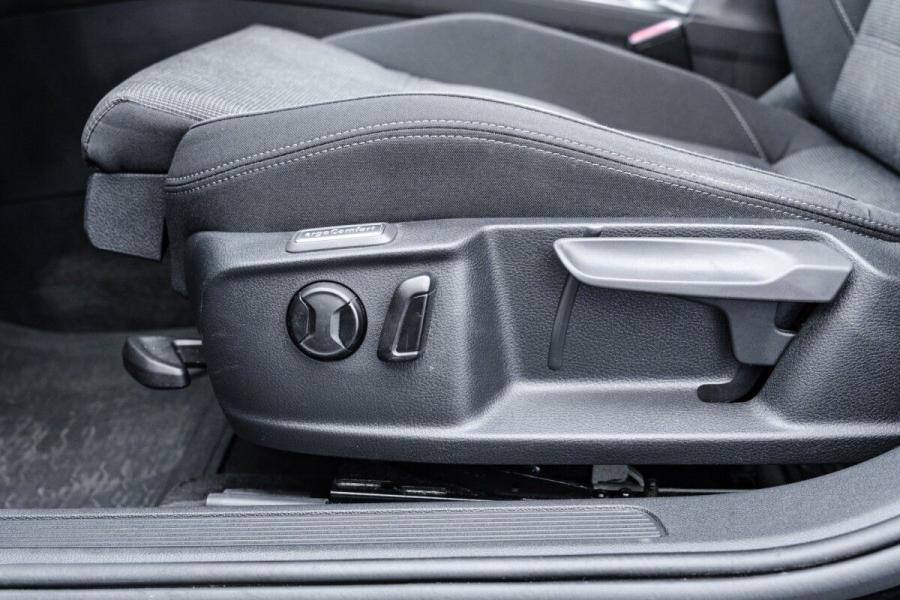 Volkswagen Passat 2019 in Riga, with an engine capacity of 1.50 L and mileage of 163 thousand km for 12850 €, photo 23 on AUTOMOTO.COM.LV