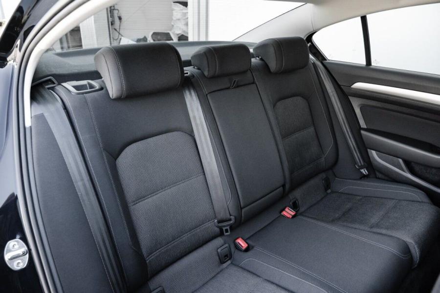 Volkswagen Passat 2019 in Riga, with an engine capacity of 1.50 L and mileage of 163 thousand km for 12850 €, photo 24 on AUTOMOTO.COM.LV