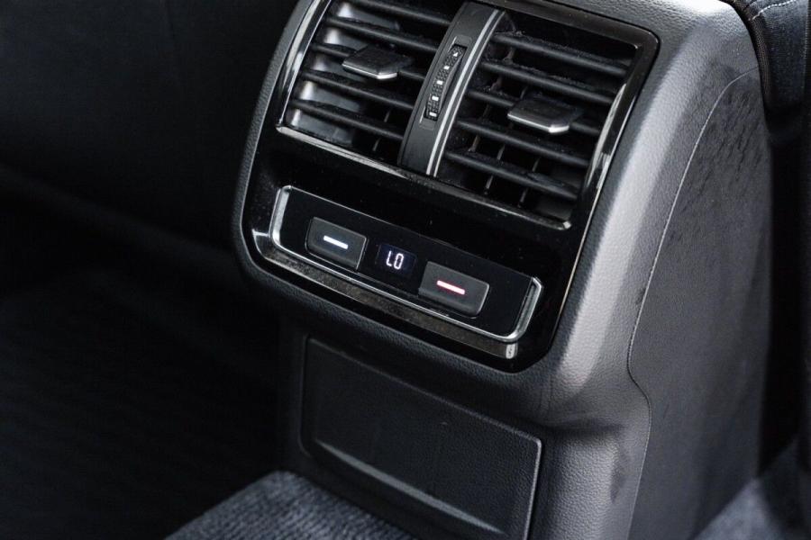 Volkswagen Passat 2019 in Riga, with an engine capacity of 1.50 L and mileage of 163 thousand km for 12850 €, photo 25 on AUTOMOTO.COM.LV