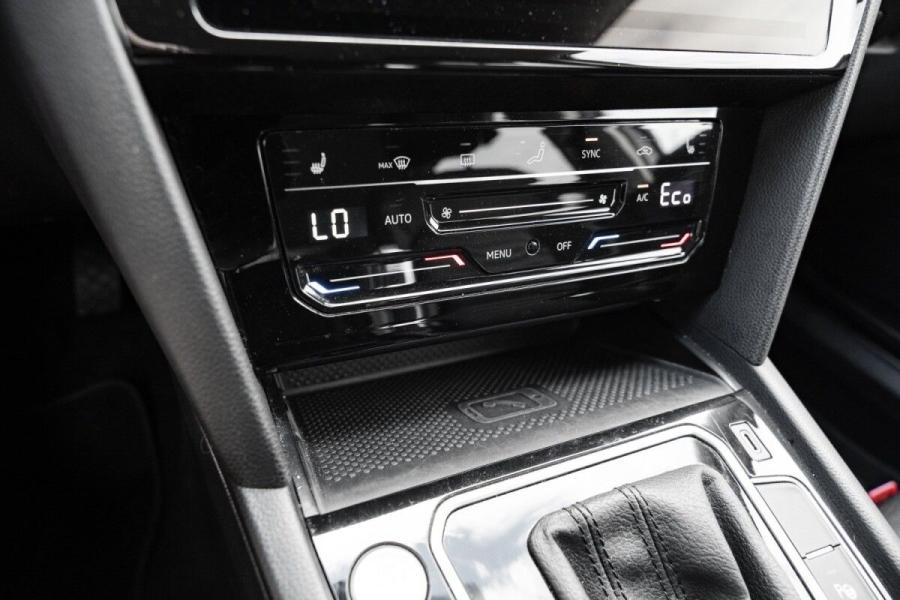Volkswagen Passat 2021 in Riga, with an engine capacity of 1.40 L and mileage of 134 thousand km for 20700 €, photo 24 on AUTOMOTO.COM.LV