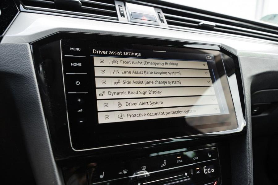 Volkswagen Passat 2021 in Riga, with an engine capacity of 1.40 L and mileage of 134 thousand km for 20700 €, photo 31 on AUTOMOTO.COM.LV