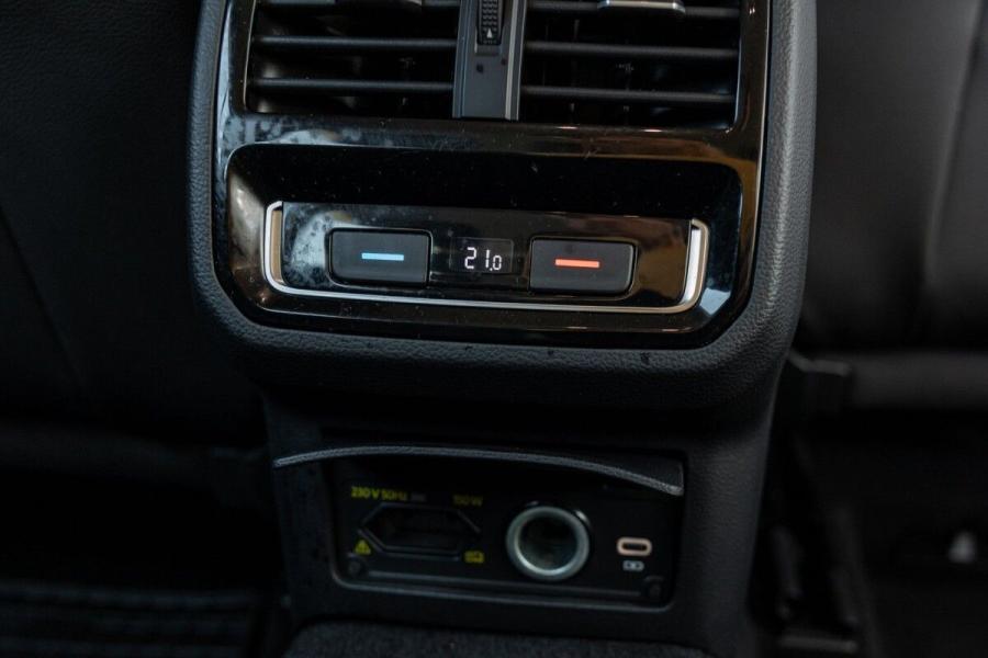 Volkswagen Passat 2021 Ventspils, ar dzinēja tilpumu 2.00 L un nobraukumu 158 tūkst. km par 20300 €, foto 37 vietnē AUTOMOTO.COM.LV