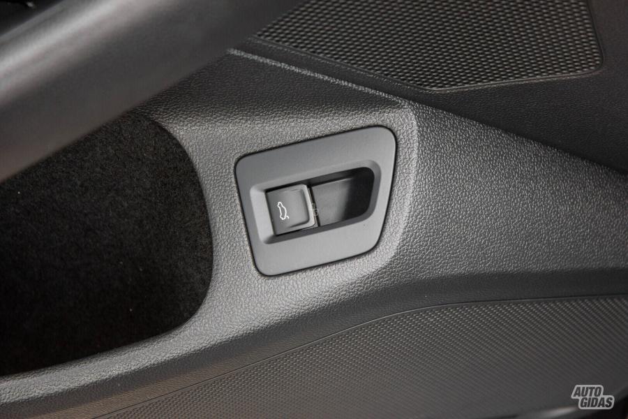 Volkswagen Passat 2022 in Kaunas, with an engine capacity of 2.00 L and mileage of 159 thousand km for 16900 €, photo 22 on AUTOMOTO.COM.LV