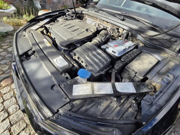 Volkswagen Passat 2022 in Kretinga, with an engine capacity of 2.00 L and mileage of 173 thousand km for 16999 €, photo 8 on AUTOMOTO.COM.LV