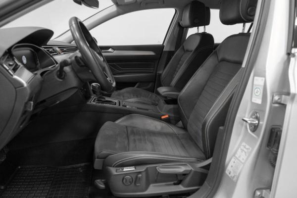 Volkswagen Passat 2023 in Vilnius, with an engine capacity of 2.00 L and mileage of 138 thousand km for 23900 €, photo 8 on AUTOMOTO.COM.LV
