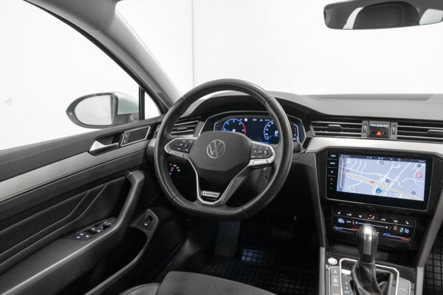 Volkswagen Passat 2023 in Vilnius, with an engine capacity of 2.00 L and mileage of 138 thousand km for 23900 €, photo 14 on AUTOMOTO.COM.LV
