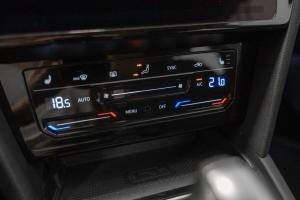 Volkswagen Passat 2023 in Vilnius, with an engine capacity of 2.00 L and mileage of 138 thousand km for 23900 €, photo 22 on AUTOMOTO.COM.LV