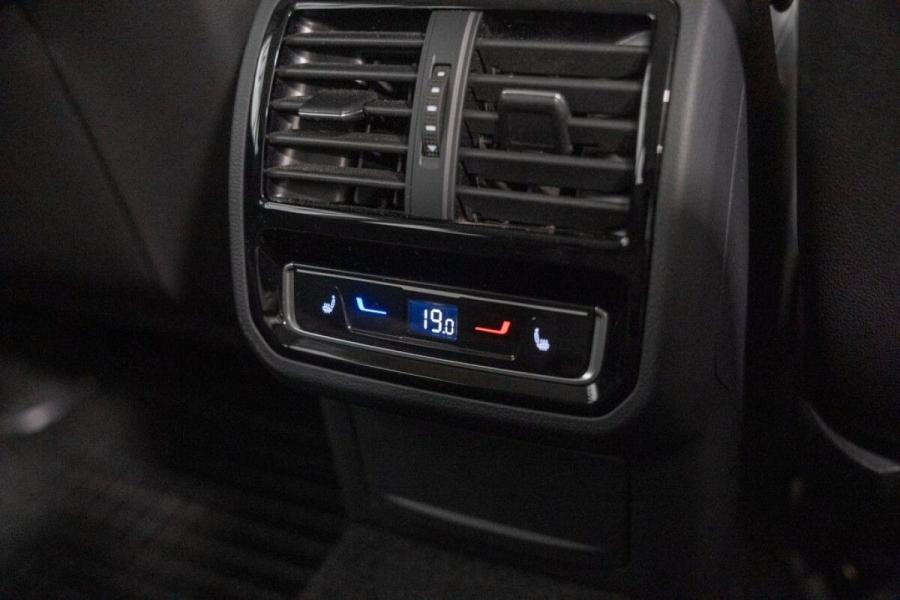 Volkswagen Passat 2023 in Vilnius, with an engine capacity of 2.00 L and mileage of 138 thousand km for 23900 €, photo 24 on AUTOMOTO.COM.LV