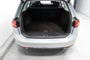 Volkswagen Passat 2023 in Vilnius, with an engine capacity of 2.00 L and mileage of 138 thousand km for 23900 €, photo 25 on AUTOMOTO.COM.LV