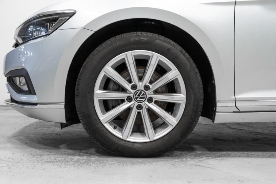 Volkswagen Passat 2023 in Vilnius, with an engine capacity of 2.00 L and mileage of 138 thousand km for 23900 €, photo 27 on AUTOMOTO.COM.LV