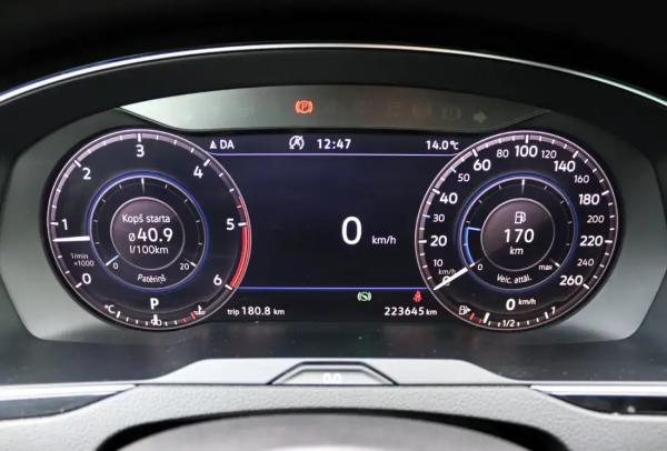 Black Volkswagen passat-variant 2019 in Riga, with an engine capacity of 2.00 L and mileage of 224 thousand km for 13490 €, photo 9 on AUTOMOTO.COM.LV