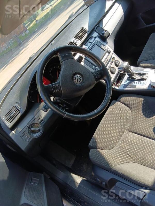 Black Volkswagen passat-variant 2006 in Riga, with an engine capacity of 2.00 L and mileage of 0 thousand km for 500 €, photo 5 on AUTOMOTO.COM.LV