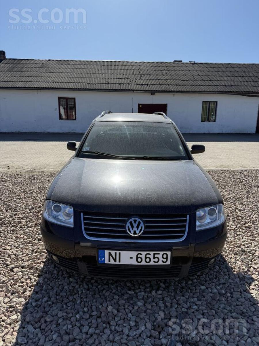 Black Volkswagen passat-variant 2003 in Jelgava, with an engine capacity of 1.90 L and mileage of 313 thousand km for 1300 €, photo 3 on AUTOMOTO.COM.LV