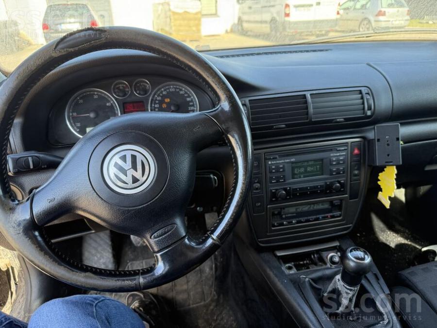 Black Volkswagen passat-variant 2003 in Jelgava, with an engine capacity of 1.90 L and mileage of 313 thousand km for 1300 €, photo 8 on AUTOMOTO.COM.LV