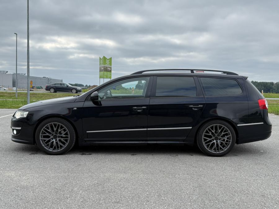 Black Volkswagen passat-variant 2009 in Tartu, with an engine capacity of 0.00 L and mileage of 352 thousand km for 2900 €, photo 4 on AUTOMOTO.COM.LV