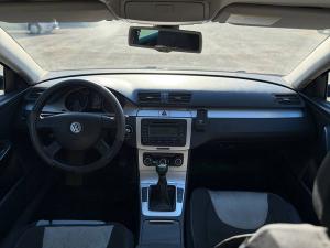 Black Volkswagen passat-variant 2010 in Narva, with an engine capacity of 2.00 L and mileage of 235 thousand km for 1390 €, photo 6 on AUTOMOTO.COM.LV