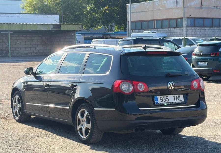 Black Volkswagen passat-variant 2010 in Narva, with an engine capacity of 2.00 L and mileage of 235 thousand km for 1390 €, photo 15 on AUTOMOTO.COM.LV