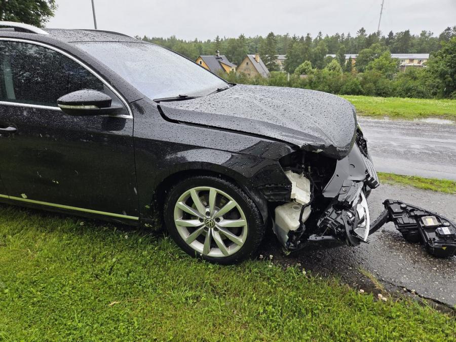 Melns Volkswagen passat-variant 2013 Kunda, ar dzinēja tilpumu 0.00 L un nobraukumu 237 tūkst. km par 2100 €, foto 10 vietnē AUTOMOTO.COM.LV