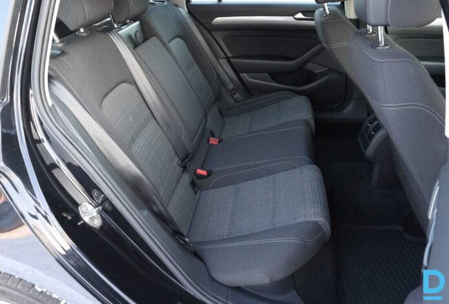 Black Volkswagen passat-variant 2022 in Riga, with an engine capacity of 2.00 L and mileage of 44 thousand km for 21500 €, photo 8 on AUTOMOTO.COM.LV