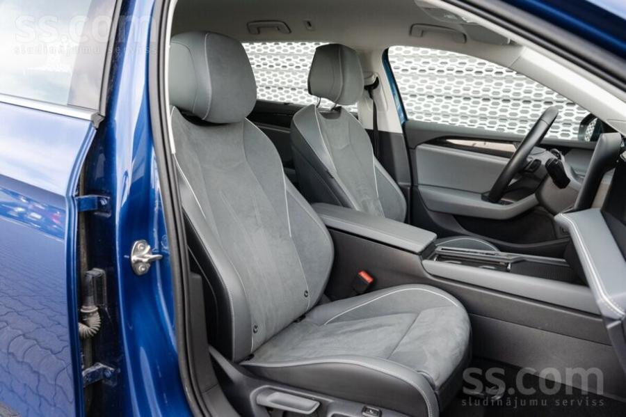 Zils Volkswagen passat-variant 2024 Rīga, ar dzinēja tilpumu 1.50 L un nobraukumu 67 tūkst. km par 29990 €, foto 28 vietnē AUTOMOTO.COM.LV