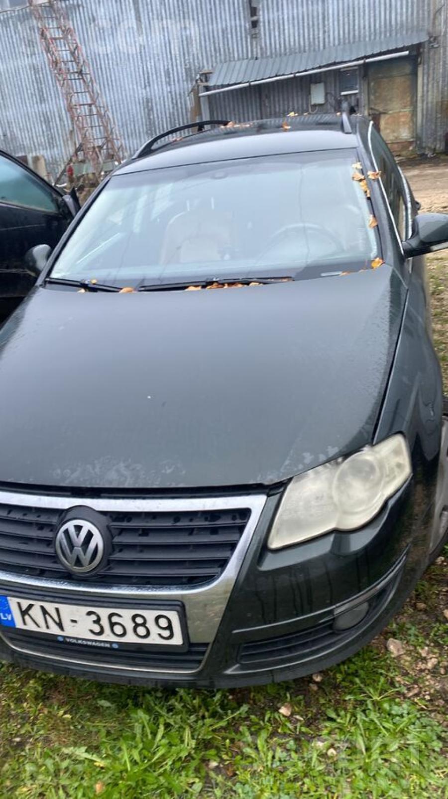 Green Volkswagen passat-variant 2006 in Riga, with an engine capacity of 2.00 L and mileage of 421 thousand km for 700 €, photo 1 on AUTOMOTO.COM.LV