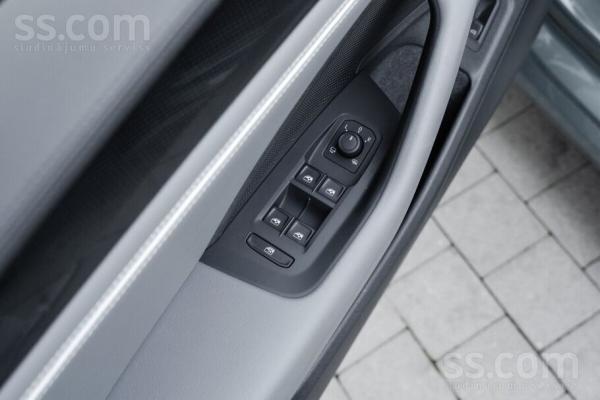 Green Volkswagen passat-variant 2024 in Riga, with an engine capacity of 1.50 L and mileage of 61 thousand km for 29900 €, photo 8 on AUTOMOTO.COM.LV