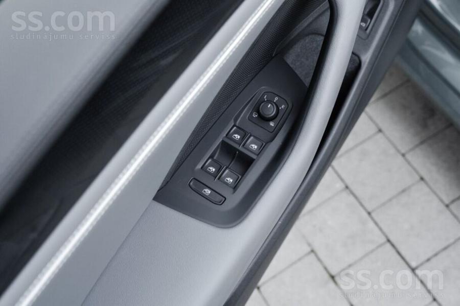 Green Volkswagen passat-variant 2024 in Riga, with an engine capacity of 1.50 L and mileage of 61 thousand km for 29900 €, photo 8 on AUTOMOTO.COM.LV
