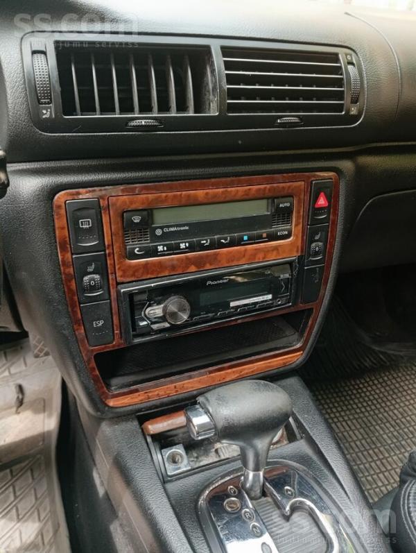 Grey Volkswagen passat-variant 2001 in Daugavpils, with an engine capacity of 2.50 L and mileage of 414 thousand km for 1100 €, photo 7 on AUTOMOTO.COM.LV