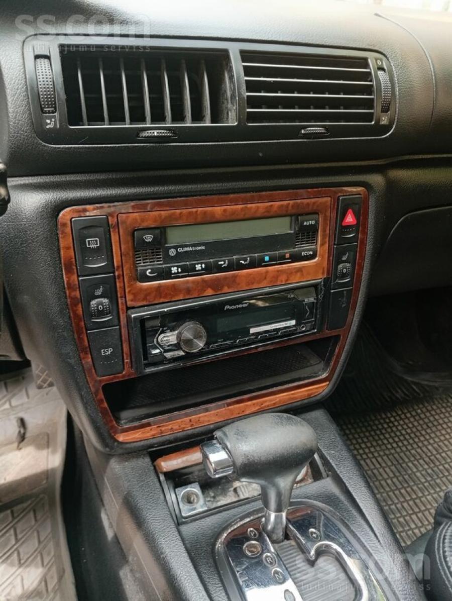 Grey Volkswagen passat-variant 2001 in Daugavpils, with an engine capacity of 2.50 L and mileage of 414 thousand km for 1100 €, photo 8 on AUTOMOTO.COM.LV