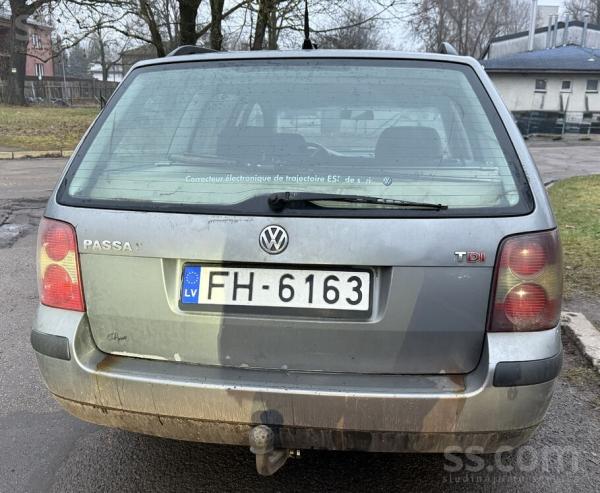 Pelēks Volkswagen passat-variant 2002 Rīga, ar dzinēja tilpumu 1.90 L un nobraukumu 373 tūkst. km par 1500 €, foto 4 vietnē AUTOMOTO.COM.LV