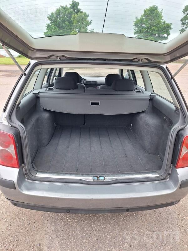 Grey Volkswagen passat-variant 2003 in Cesis, with an engine capacity of 1.90 L and mileage of 357 thousand km for 1200 €, photo 3 on AUTOMOTO.COM.LV