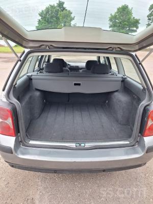 Pelēks Volkswagen passat-variant 2003 Cēsis, ar dzinēja tilpumu 1.90 L un nobraukumu 357 tūkst. km par 1200 €, foto 4 vietnē AUTOMOTO.COM.LV