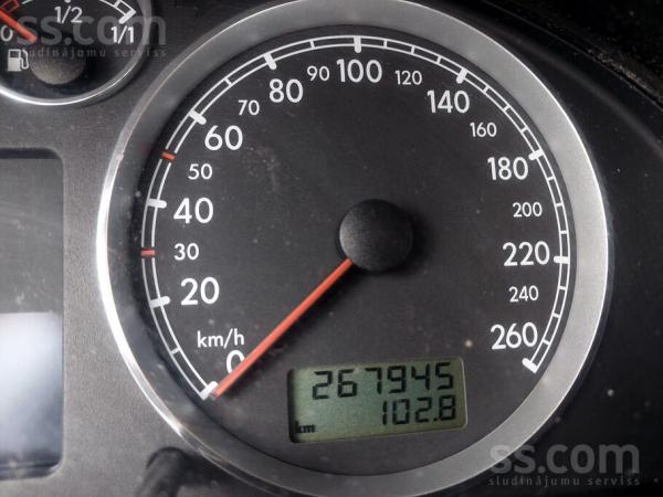 Pelēks Volkswagen passat-variant 2003 Talsi, ar dzinēja tilpumu 1.90 L un nobraukumu 268 tūkst. km par 1300 €, foto 3 vietnē AUTOMOTO.COM.LV