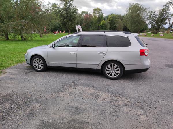 Grey Volkswagen passat-variant 2009 in Rakvere, with an engine capacity of 2.00 L and mileage of 390 thousand km for 2000 €, photo 8 on AUTOMOTO.COM.LV