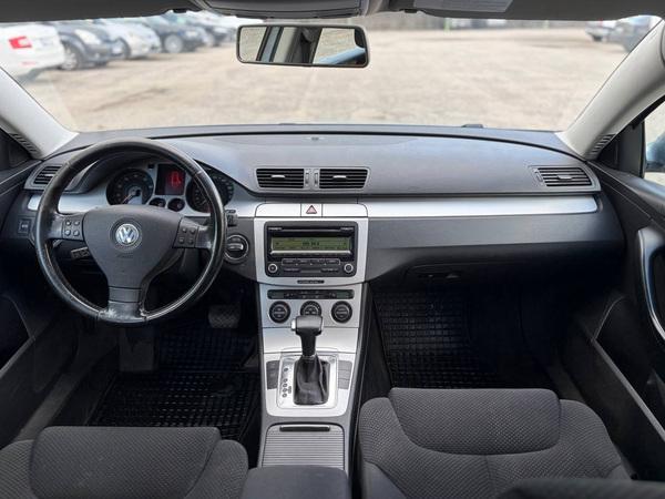 Grey Volkswagen passat-variant 2009 in Narva, with an engine capacity of 1.00 L and mileage of 252 thousand km for 1199 €, photo 6 on AUTOMOTO.COM.LV