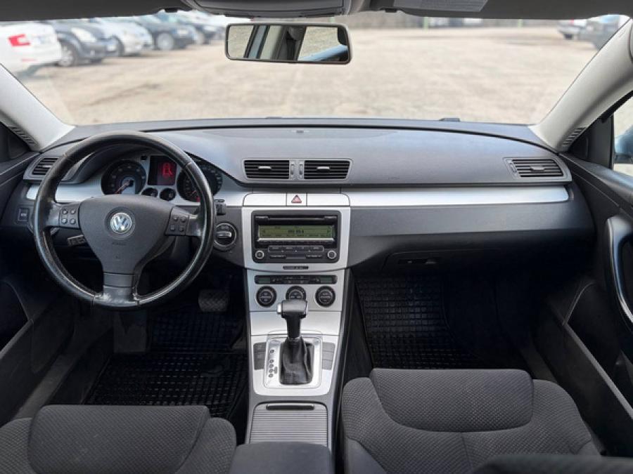 Grey Volkswagen passat-variant 2009 in Narva, with an engine capacity of 1.00 L and mileage of 252 thousand km for 1199 €, photo 7 on AUTOMOTO.COM.LV