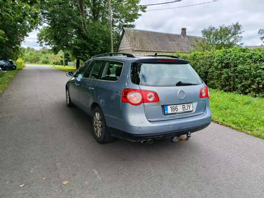 Pelēks Volkswagen passat-variant 2009 Kohtla-Jerve, ar dzinēja tilpumu 2.00 L un nobraukumu 345 tūkst. km par 1600 €, foto 4 vietnē AUTOMOTO.COM.LV