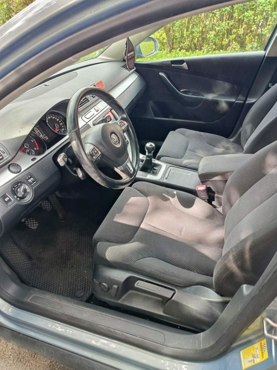 Pelēks Volkswagen passat-variant 2009 Kohtla-Jerve, ar dzinēja tilpumu 2.00 L un nobraukumu 345 tūkst. km par 1600 €, foto 13 vietnē AUTOMOTO.COM.LV