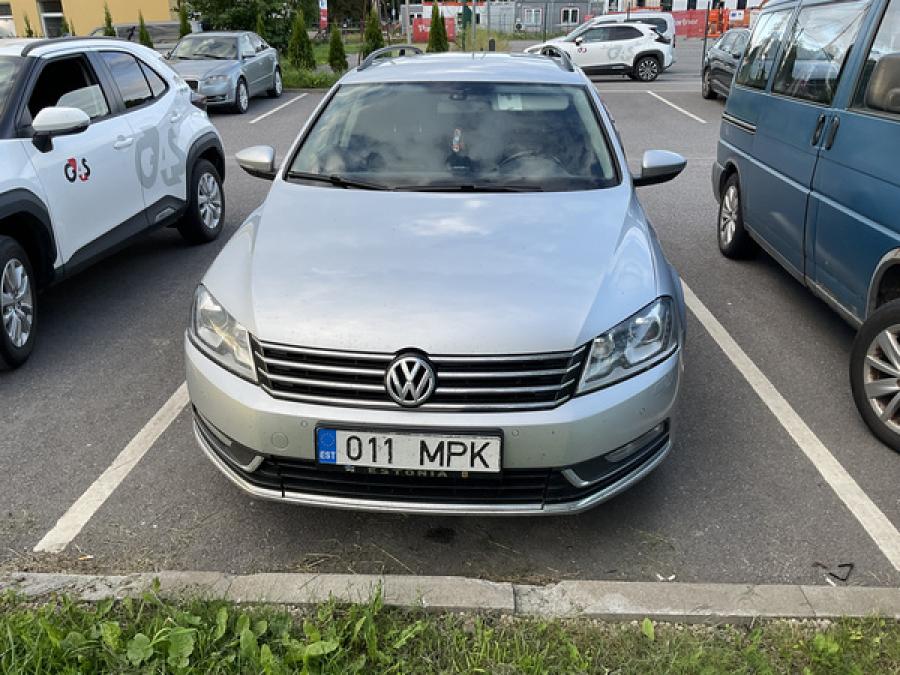 Pelēks Volkswagen passat-variant 2013 Kohtla-Jerve, ar dzinēja tilpumu 1.40 L un nobraukumu 306 tūkst. km par 4300 €, foto 1 vietnē AUTOMOTO.COM.LV