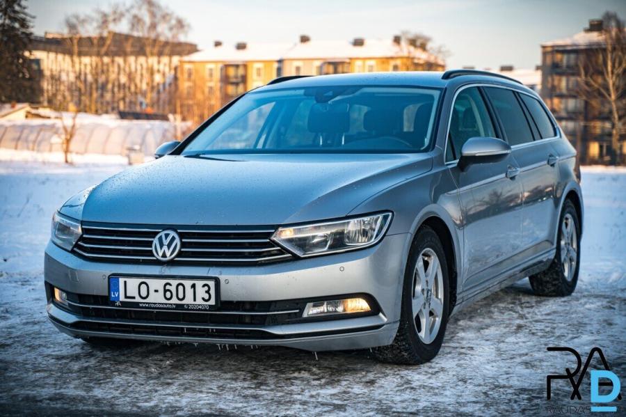 Pelēks Volkswagen passat-variant 2015 Rīga, ar dzinēja tilpumu 2.00 L un nobraukumu 296 tūkst. km par 8990 €, foto 1 vietnē AUTOMOTO.COM.LV