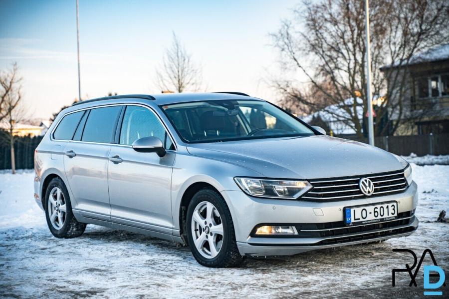 Pelēks Volkswagen passat-variant 2015 Rīga, ar dzinēja tilpumu 2.00 L un nobraukumu 296 tūkst. km par 8990 €, foto 2 vietnē AUTOMOTO.COM.LV