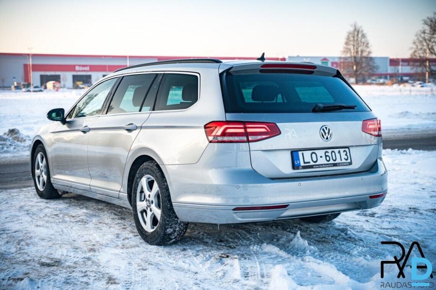 Pelēks Volkswagen passat-variant 2015 Rīga, ar dzinēja tilpumu 2.00 L un nobraukumu 296 tūkst. km par 8990 €, foto 4 vietnē AUTOMOTO.COM.LV
