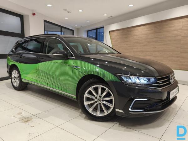Pelēks Volkswagen passat-variant 2020 Rīga, ar dzinēja tilpumu 1.40 L un nobraukumu 109 tūkst. km par 20490 €, foto 1 vietnē AUTOMOTO.COM.LV