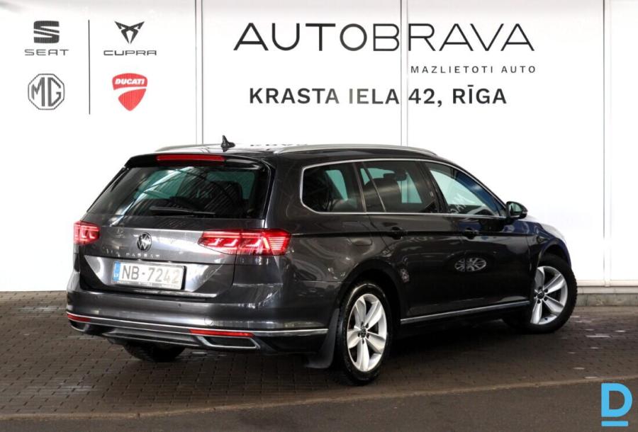 Grey Volkswagen passat-variant 2022 in Riga, with an engine capacity of 2.00 L and mileage of 181 thousand km for 18500 €, photo 2 on AUTOMOTO.COM.LV