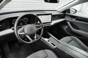Pelēks Volkswagen passat-variant 2024 Rīga, ar dzinēja tilpumu 1.50 L un nobraukumu 60 tūkst. km par 29900 €, foto 10 vietnē AUTOMOTO.COM.LV